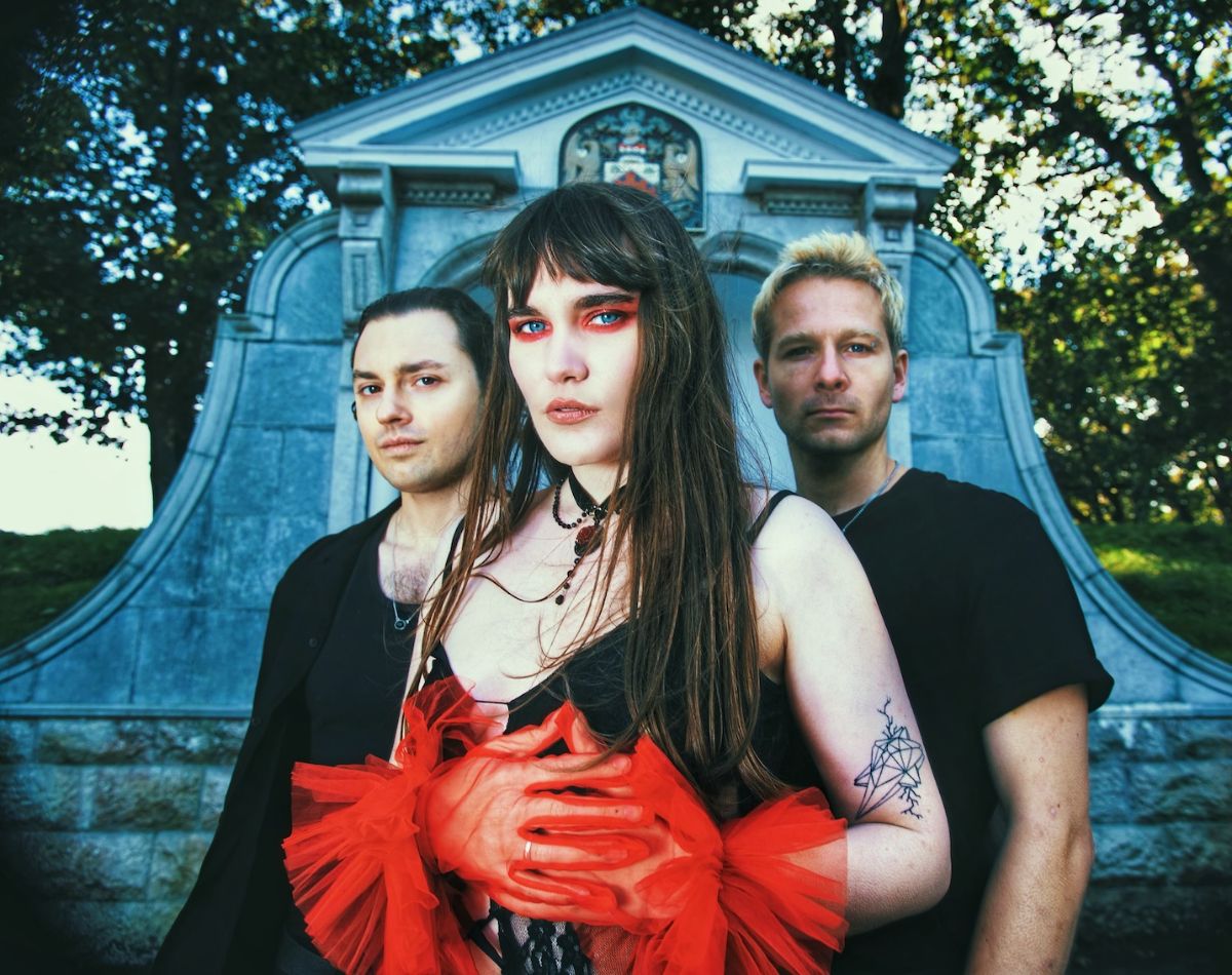 Calva Louise Unveils “WTF” Single & Video | SonicAbuse